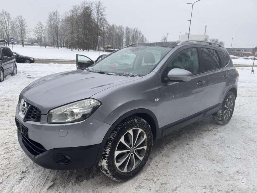 Grey Nissan qashqai+2 2011 in Kaunas, with an engine capacity of 2.00 L and mileage of 265 thousand km for 4850 €, photo 1 on AUTOMOTO.COM.LV