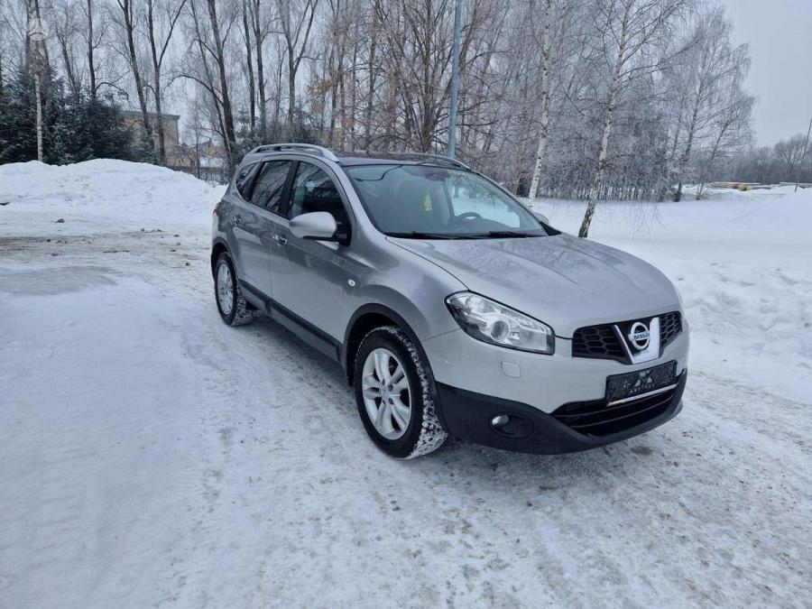Grey Nissan qashqai+2 2011 in Radviliskis, with an engine capacity of 2.00 L and mileage of 240 thousand km for 4450 €, photo 2 on AUTOMOTO.COM.LV