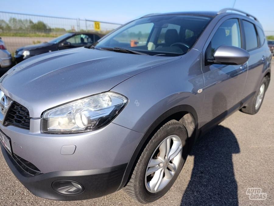 Grey Nissan qashqai+2 2011 in Marijampole, with an engine capacity of 1.50 L and mileage of 220 thousand km for 4250 €, photo 1 on AUTOMOTO.COM.LV