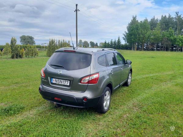 Pelēks Nissan qashqai+2 2011 Marijampole, ar dzinēja tilpumu 1.60 L un nobraukumu 194 tūkst. km par 4900 €, foto 4 vietnē AUTOMOTO.COM.LV