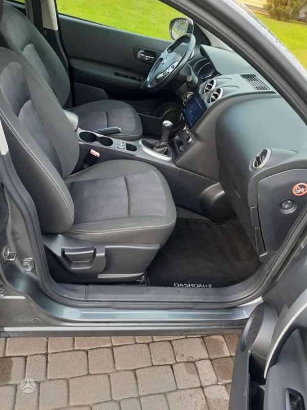 Pelēks Nissan qashqai+2 2011 Marijampole, ar dzinēja tilpumu 1.60 L un nobraukumu 194 tūkst. km par 4900 €, foto 9 vietnē AUTOMOTO.COM.LV