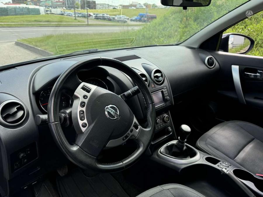 Grey Nissan qashqai+2 2011 in Kaunas, with an engine capacity of 0.00 L and mileage of 234 thousand km for 4890 €, photo 15 on AUTOMOTO.COM.LV