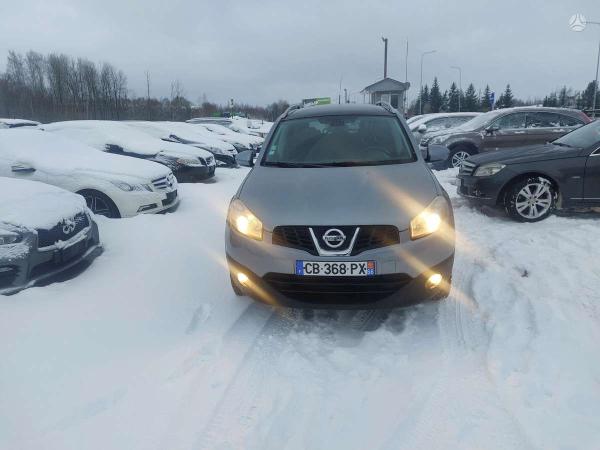 Pelēks Nissan qashqai+2 2012 Viļņa, ar dzinēja tilpumu 1.46 L un nobraukumu 266 tūkst. km par 5450 €, foto 1 vietnē AUTOMOTO.COM.LV