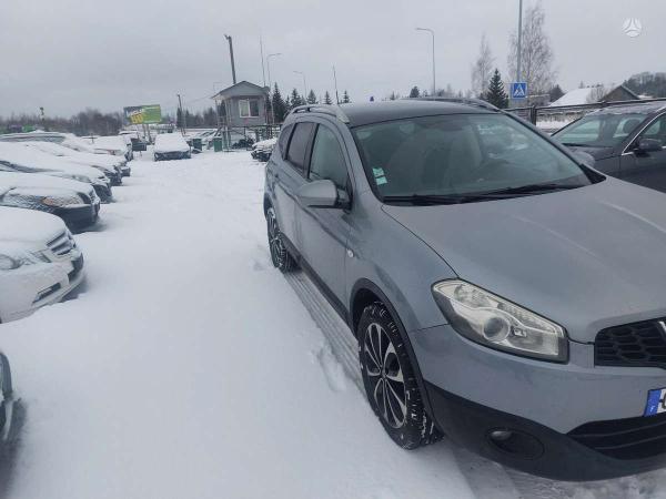 Pelēks Nissan qashqai+2 2012 Viļņa, ar dzinēja tilpumu 1.46 L un nobraukumu 266 tūkst. km par 5450 €, foto 5 vietnē AUTOMOTO.COM.LV