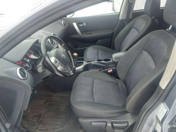 Pelēks Nissan qashqai+2 2012 Viļņa, ar dzinēja tilpumu 1.46 L un nobraukumu 266 tūkst. km par 5450 €, foto 6 vietnē AUTOMOTO.COM.LV