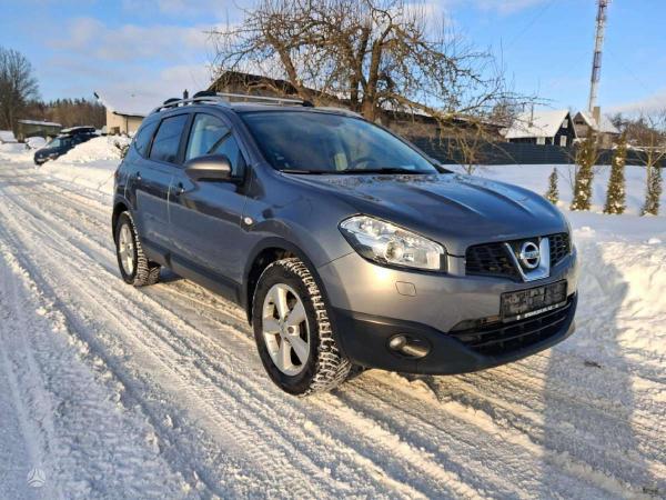 Grey Nissan qashqai+2 2012 in Raseiniai, with an engine capacity of 1.46 L and mileage of 176 thousand km for 5800 €, photo 1 on AUTOMOTO.COM.LV
