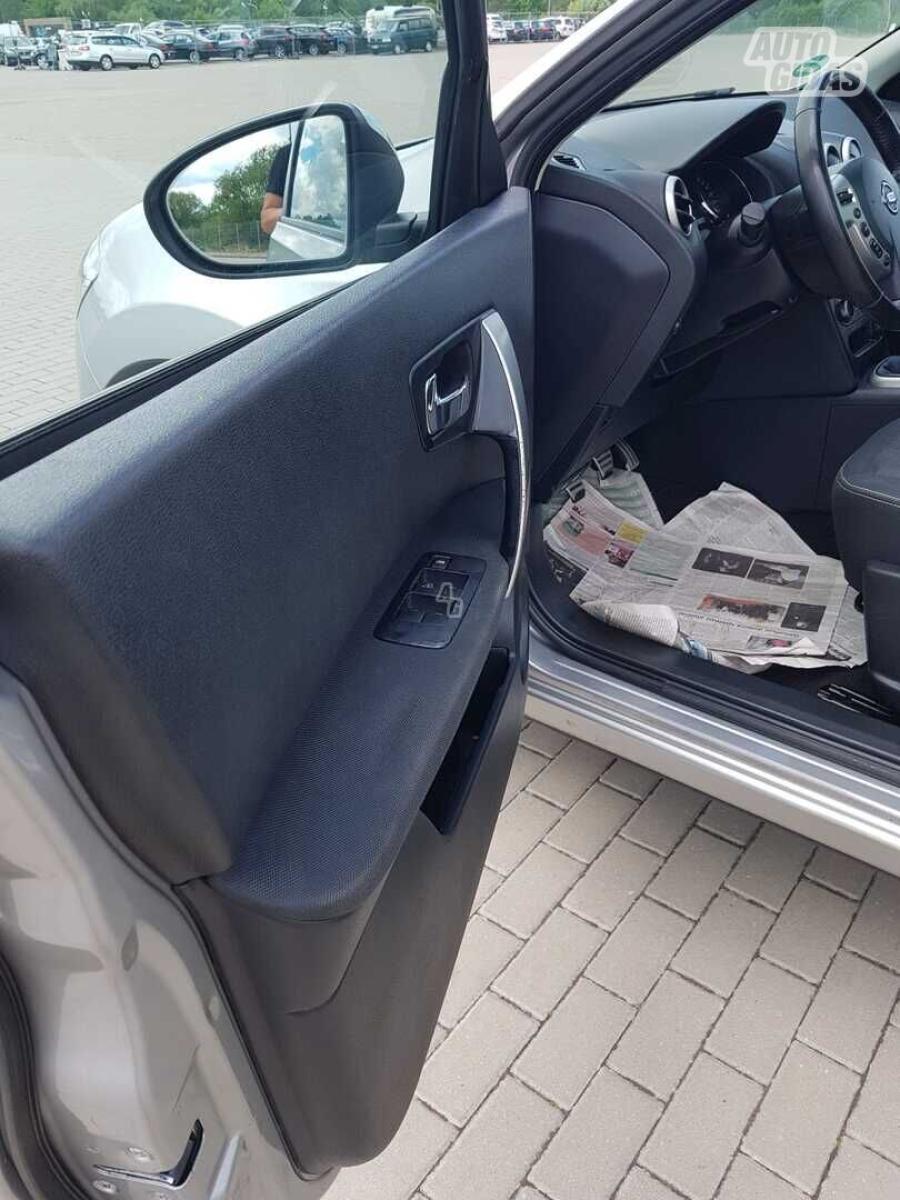 Pelēks Nissan qashqai+2 2012 Kauņa, ar dzinēja tilpumu 1.60 L un nobraukumu 236 tūkst. km par 5600 €, foto 12 vietnē AUTOMOTO.COM.LV