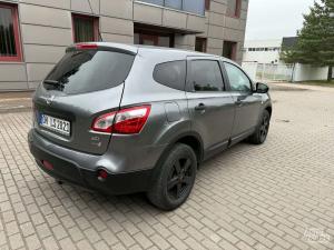 Pelēks Nissan qashqai+2 2012 Mažeikiai, ar dzinēja tilpumu 1.50 L un nobraukumu 251 tūkst. km par 5950 €, foto 7 vietnē AUTOMOTO.COM.LV