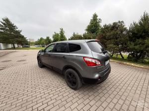 Pelēks Nissan qashqai+2 2012 Mažeikiai, ar dzinēja tilpumu 1.50 L un nobraukumu 251 tūkst. km par 5950 €, foto 14 vietnē AUTOMOTO.COM.LV