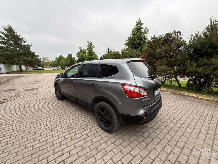 Pelēks Nissan qashqai+2 2012 Mažeikiai, ar dzinēja tilpumu 1.50 L un nobraukumu 251 tūkst. km par 5950 €, foto 14 vietnē AUTOMOTO.COM.LV