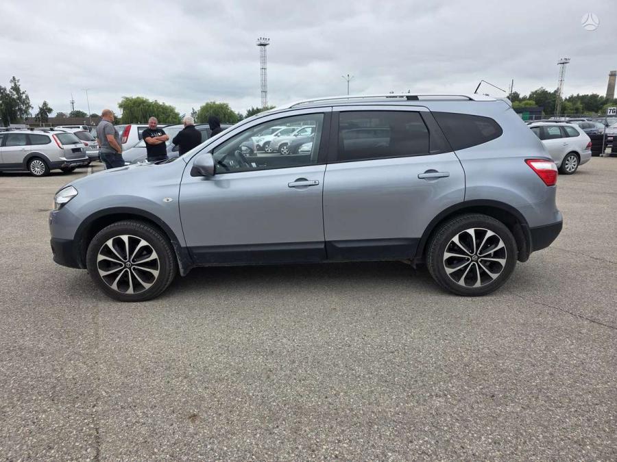 Grey Nissan qashqai+2 2012 in Marijampole, with an engine capacity of 2.00 L and mileage of 226 thousand km for 4200 €, photo 8 on AUTOMOTO.COM.LV