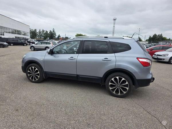Grey Nissan qashqai+2 2012 in Marijampole, with an engine capacity of 2.00 L and mileage of 226 thousand km for 4200 €, photo 8 on AUTOMOTO.COM.LV