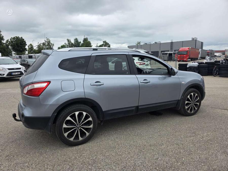 Grey Nissan qashqai+2 2012 in Marijampole, with an engine capacity of 2.00 L and mileage of 226 thousand km for 4200 €, photo 16 on AUTOMOTO.COM.LV
