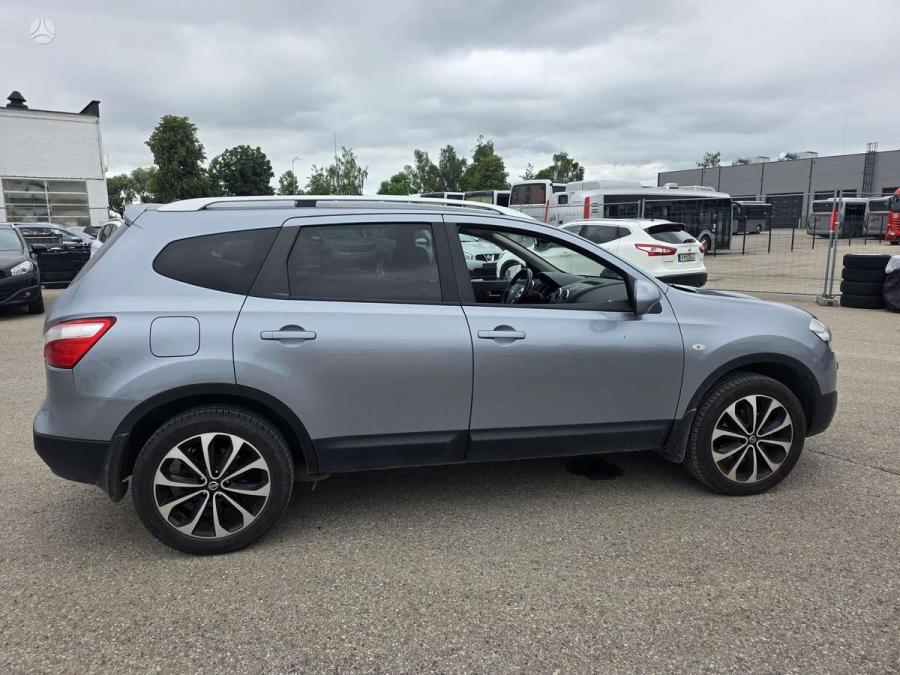 Grey Nissan qashqai+2 2012 in Marijampole, with an engine capacity of 2.00 L and mileage of 226 thousand km for 4200 €, photo 17 on AUTOMOTO.COM.LV