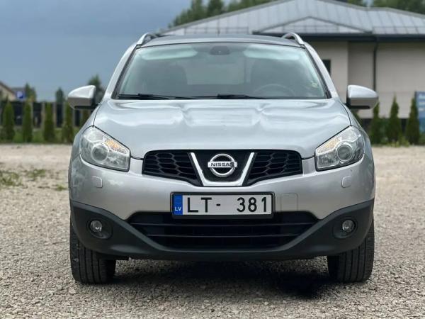 Pelēks Nissan qashqai+2 2012 Jelgava, ar dzinēja tilpumu 2.00 L un nobraukumu 120 tūkst. km par 6700 €, foto 2 vietnē AUTOMOTO.COM.LV
