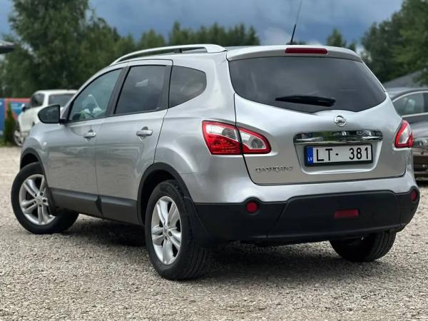 Pelēks Nissan qashqai+2 2012 Jelgava, ar dzinēja tilpumu 2.00 L un nobraukumu 120 tūkst. km par 6700 €, foto 4 vietnē AUTOMOTO.COM.LV
