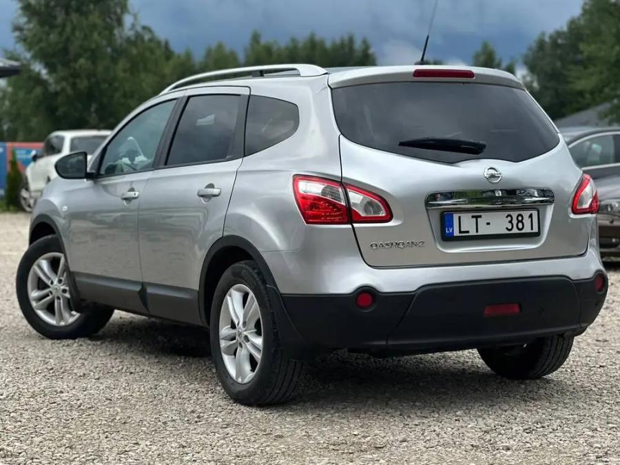 Pelēks Nissan qashqai+2 2012 Jelgava, ar dzinēja tilpumu 2.00 L un nobraukumu 120 tūkst. km par 6700 €, foto 5 vietnē AUTOMOTO.COM.LV