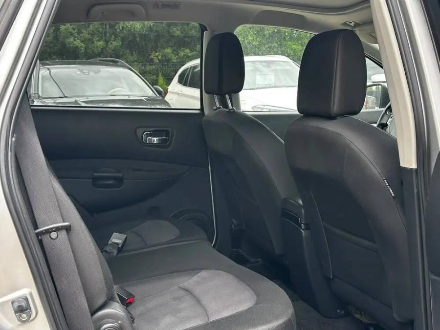 Pelēks Nissan qashqai+2 2012 Jelgava, ar dzinēja tilpumu 2.00 L un nobraukumu 120 tūkst. km par 6700 €, foto 13 vietnē AUTOMOTO.COM.LV