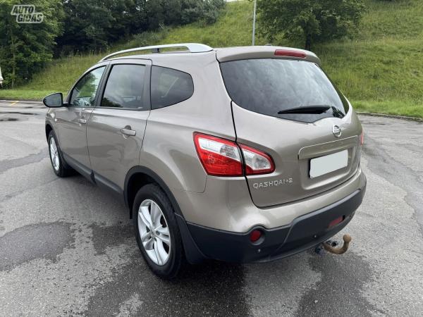 Grey Nissan qashqai+2 2012 in Kaunas, with an engine capacity of 1.60 L and mileage of 300 thousand km for 4300 €, photo 4 on AUTOMOTO.COM.LV