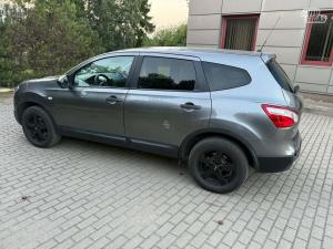 Grey Nissan qashqai+2 2012 in Mazeikiai, with an engine capacity of 1.50 L and mileage of 251 thousand km for 5500 €, photo 7 on AUTOMOTO.COM.LV