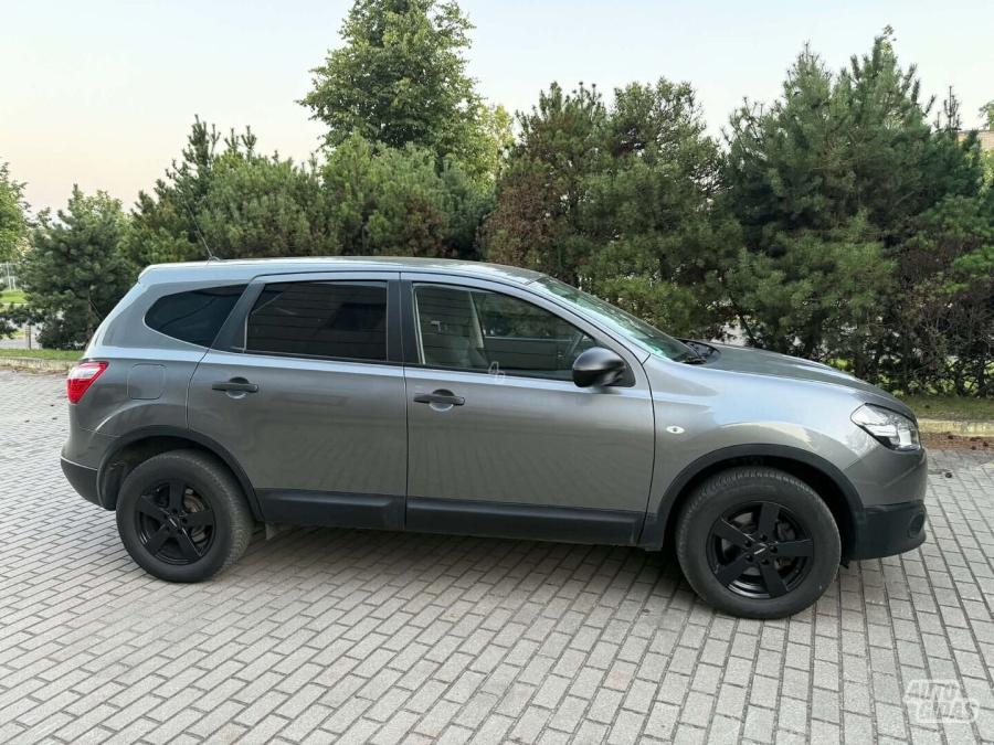 Grey Nissan qashqai+2 2012 in Mazeikiai, with an engine capacity of 1.50 L and mileage of 251 thousand km for 5500 €, photo 11 on AUTOMOTO.COM.LV