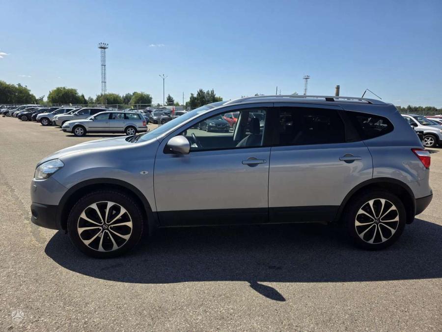 Pelēks Nissan qashqai+2 2012 Marijampole, ar dzinēja tilpumu 2.00 L un nobraukumu 221 tūkst. km par 4400 €, foto 5 vietnē AUTOMOTO.COM.LV