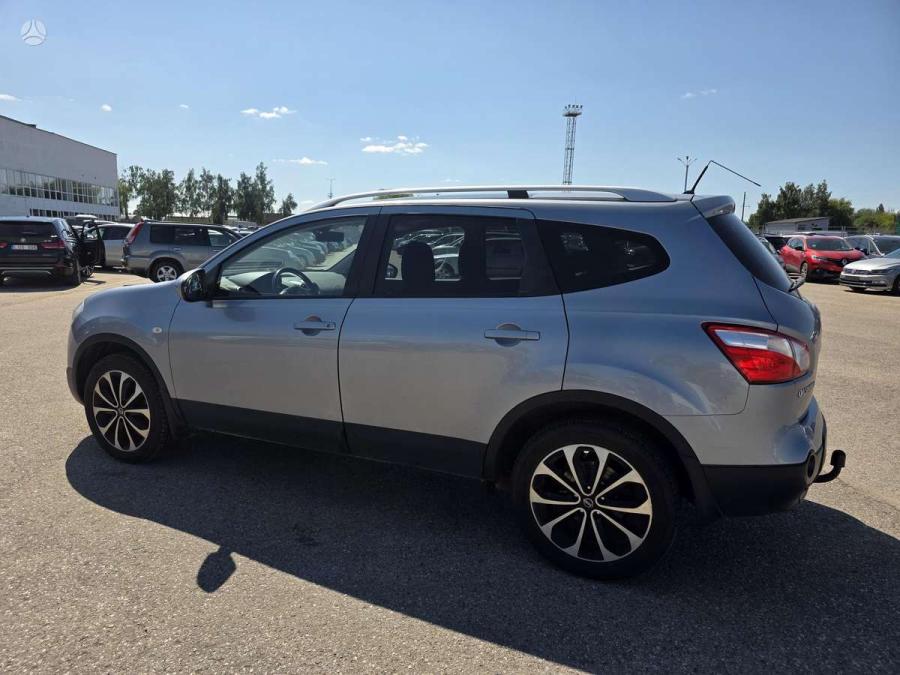 Pelēks Nissan qashqai+2 2012 Marijampole, ar dzinēja tilpumu 2.00 L un nobraukumu 221 tūkst. km par 4400 €, foto 7 vietnē AUTOMOTO.COM.LV