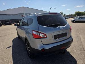 Pelēks Nissan qashqai+2 2012 Marijampole, ar dzinēja tilpumu 2.00 L un nobraukumu 221 tūkst. km par 4400 €, foto 9 vietnē AUTOMOTO.COM.LV