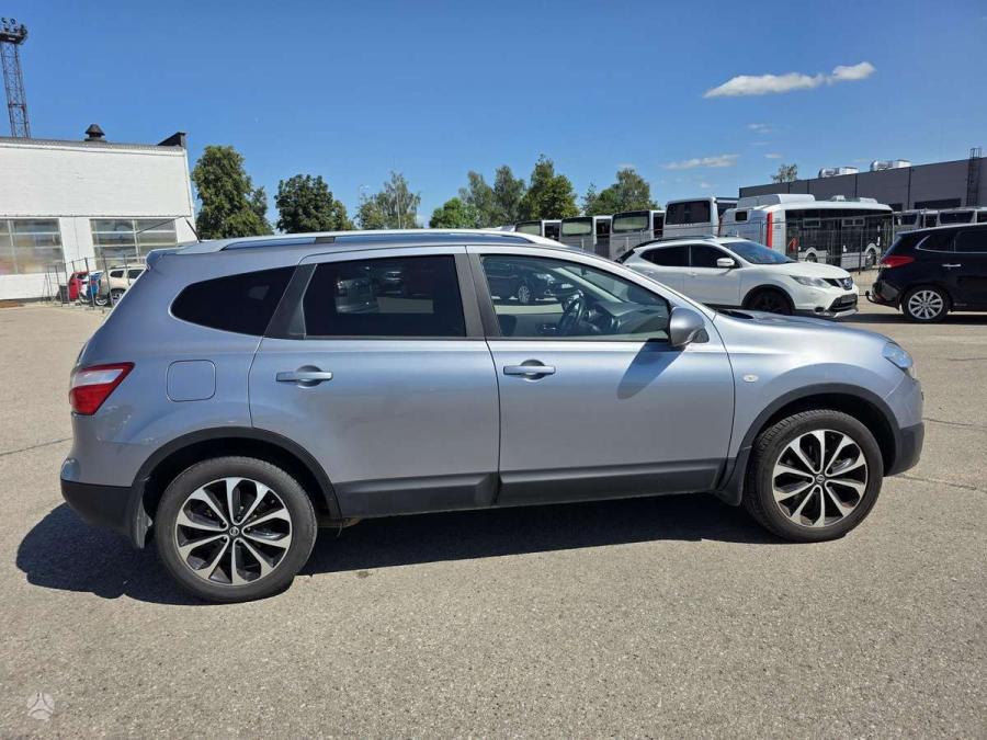 Pelēks Nissan qashqai+2 2012 Marijampole, ar dzinēja tilpumu 2.00 L un nobraukumu 221 tūkst. km par 4400 €, foto 12 vietnē AUTOMOTO.COM.LV