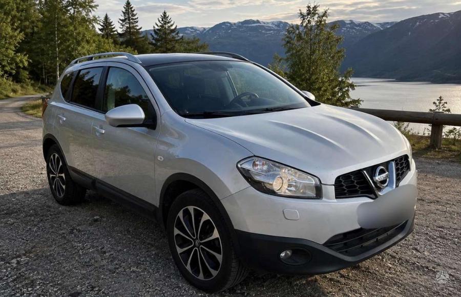 Grey Nissan qashqai+2 2012 in Taurage, with an engine capacity of 1.48 L and mileage of 250 thousand km for 4950 €, photo 1 on AUTOMOTO.COM.LV