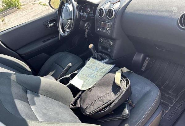 Pelēks Nissan qashqai+2 2012 Tauragė, ar dzinēja tilpumu 1.48 L un nobraukumu 250 tūkst. km par 4950 €, foto 4 vietnē AUTOMOTO.COM.LV