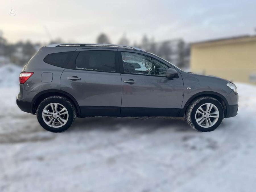 Grey Nissan qashqai+2 2013 in Vilnius, with an engine capacity of 1.46 L and mileage of 276 thousand km for 5900 €, photo 2 on AUTOMOTO.COM.LV