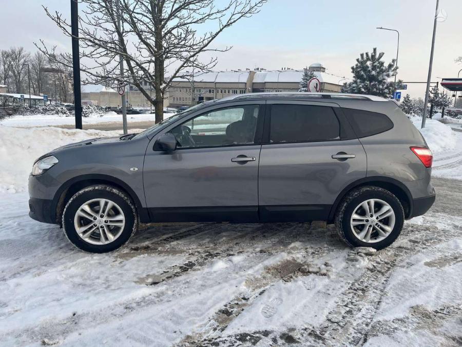 Grey Nissan qashqai+2 2013 in Vilnius, with an engine capacity of 1.46 L and mileage of 276 thousand km for 5900 €, photo 5 on AUTOMOTO.COM.LV