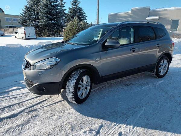 Grey Nissan qashqai+2 2013 in Panevezys, with an engine capacity of 1.60 L and mileage of 226 thousand km for 5800 €, photo 1 on AUTOMOTO.COM.LV