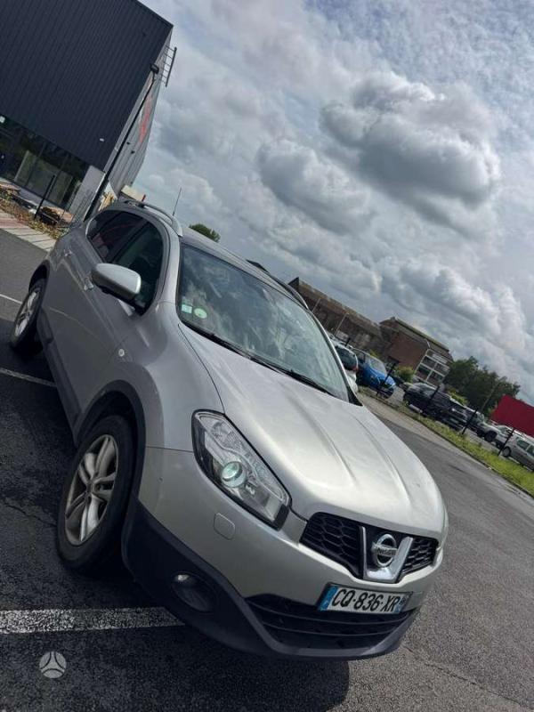 Pelēks Nissan qashqai+2 2013 Tauragė, ar dzinēja tilpumu 1.60 L un nobraukumu 301 tūkst. km par 4300 €, foto 2 vietnē AUTOMOTO.COM.LV