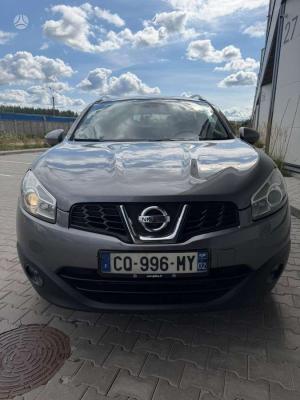 Pelēks Nissan qashqai+2 2013 Viļņa, ar dzinēja tilpumu 1.60 L un nobraukumu 225 tūkst. km par 5400 €, foto  vietnē AUTOMOTO.COM.LV