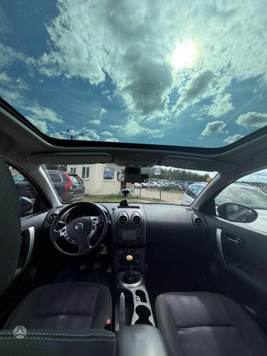 Grey Nissan qashqai+2 2013 in Vilnius, with an engine capacity of 1.60 L and mileage of 225 thousand km for 5400 €, photo 10 on AUTOMOTO.COM.LV