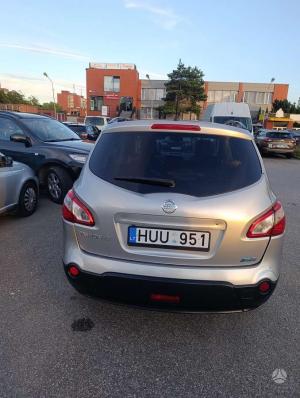 Pelēks Nissan qashqai+2 2013 Klaipėda, ar dzinēja tilpumu 1.60 L un nobraukumu 250 tūkst. km par 5500 €, foto  vietnē AUTOMOTO.COM.LV