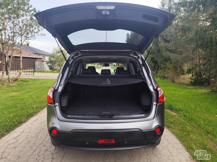 Pelēks Nissan qashqai+2 2014 Mažeikiai, ar dzinēja tilpumu 1.60 L un nobraukumu 230 tūkst. km par 6500 €, foto 25 vietnē AUTOMOTO.COM.LV
