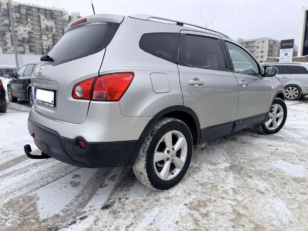 Grey Nissan qashqai+2 2009 in Vilnius, with an engine capacity of 2.00 L and mileage of 255 thousand km for 2990 €, photo 4 on AUTOMOTO.COM.LV