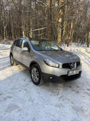 Grey Nissan qashqai+2 2010 in Alytus, with an engine capacity of 1.60 L and mileage of 320 thousand km for 4300 €, photo  on AUTOMOTO.COM.LV