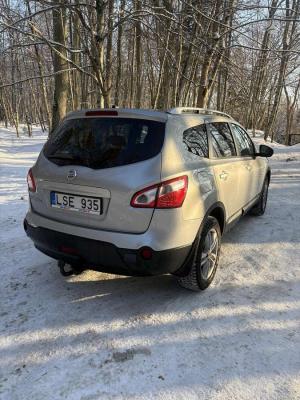Grey Nissan qashqai+2 2010 in Alytus, with an engine capacity of 1.60 L and mileage of 320 thousand km for 4300 €, photo 6 on AUTOMOTO.COM.LV