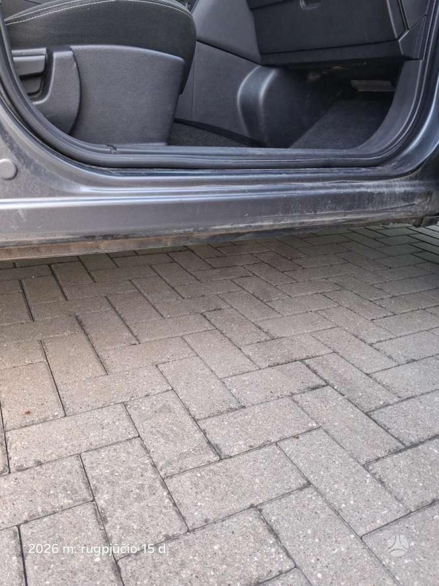 Pelēks Nissan qashqai+2 2012 Kauņa, ar dzinēja tilpumu 1.46 L un nobraukumu 268 tūkst. km par 5500 €, foto 16 vietnē AUTOMOTO.COM.LV