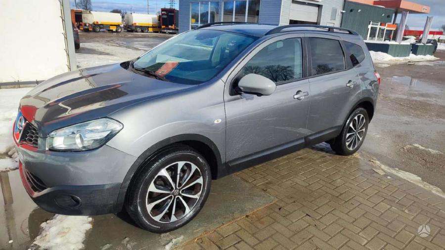 Pelēks Nissan qashqai+2 2013 Tauragė, ar dzinēja tilpumu 1.60 L un nobraukumu 250 tūkst. km par 4600 €, foto 2 vietnē AUTOMOTO.COM.LV