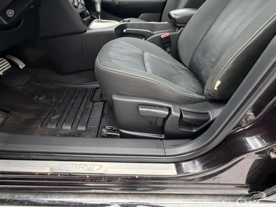 Sarkans Nissan qashqai+2 2011 Viļņa, ar dzinēja tilpumu 2.00 L un nobraukumu 179 tūkst. km par 5299 €, foto 24 vietnē AUTOMOTO.COM.LV