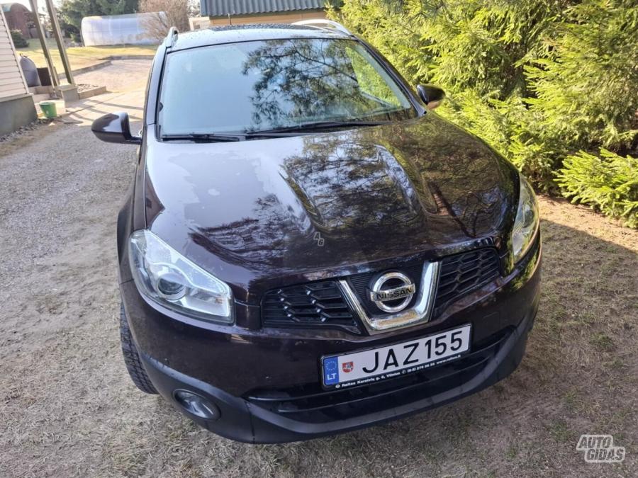 Violet Nissan qashqai+2 2011 in Vilnius, with an engine capacity of 1.60 L and mileage of 196 thousand km for 5950 €, photo 1 on AUTOMOTO.COM.LV