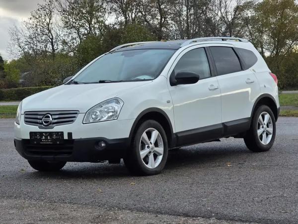 White Nissan qashqai+2 2009 in Grobiņa, with an engine capacity of 2.00 L and mileage of 139 thousand km for 3500 €, photo 2 on AUTOMOTO.COM.LV