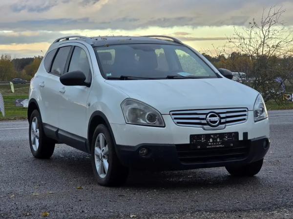 White Nissan qashqai+2 2009 in Grobiņa, with an engine capacity of 2.00 L and mileage of 139 thousand km for 3500 €, photo 4 on AUTOMOTO.COM.LV