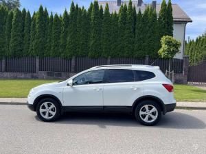 White Nissan qashqai+2 2009 in Vilnius, with an engine capacity of 2.00 L and mileage of 250 thousand km for 3499 €, photo 3 on AUTOMOTO.COM.LV