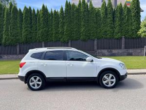 White Nissan qashqai+2 2009 in Vilnius, with an engine capacity of 2.00 L and mileage of 250 thousand km for 3499 €, photo 9 on AUTOMOTO.COM.LV